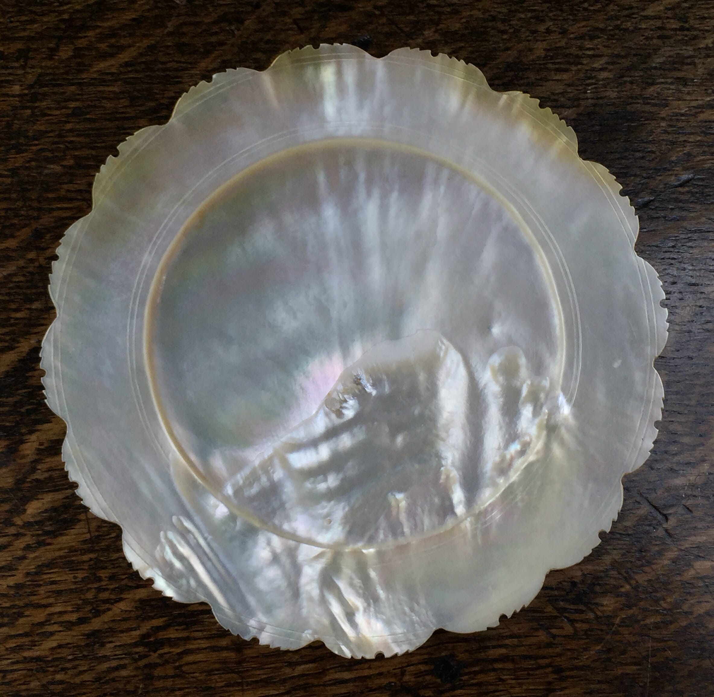Mother of Pearl dish, 19th century – Moorabool Antique Galleries