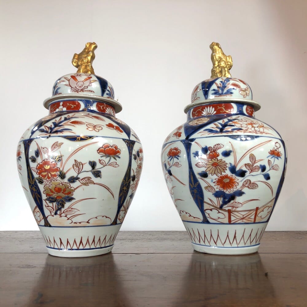 Japanese Imari pair of baluster vases with foo dog finials, Imari ...